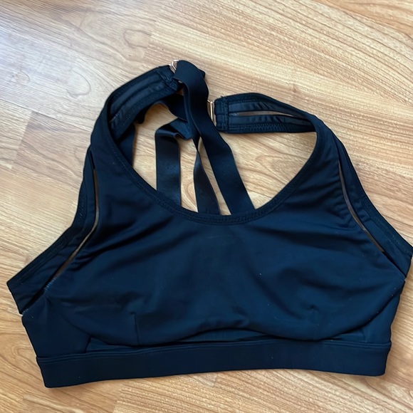 Fabletics | Other | Fabletics Sports Bra In Black Medium | Poshmark